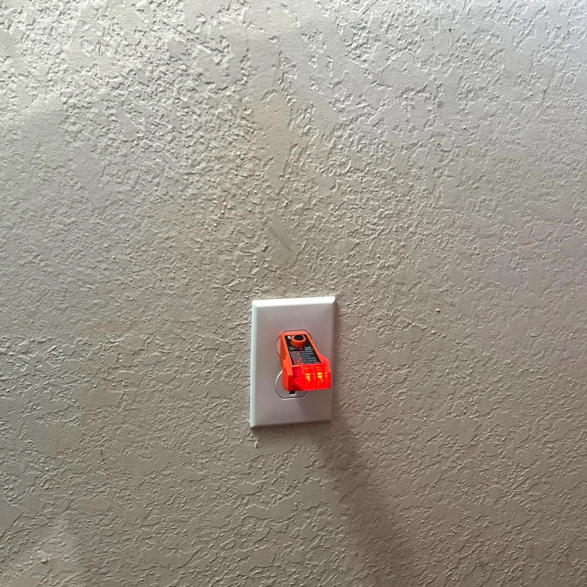 Outlets Repair - Fuse HVAC & Electrical Service